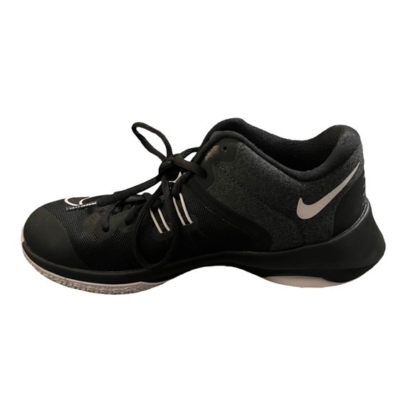Nike | Shoes | Nike Air Versatile Ii Athletic Basketball Sneakers Shoes ...